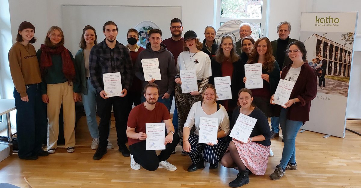 Feierliche Übergabe der Zertifikate für die neuen Wald- und ...